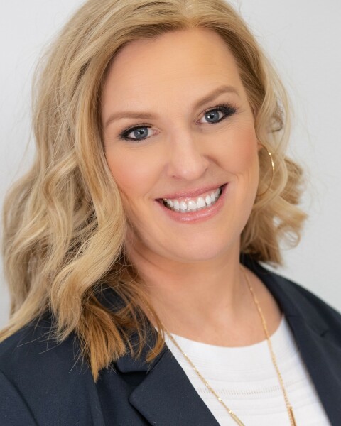 Jennifer Long | East Lincoln Park Real Estate Agent | @properties ...