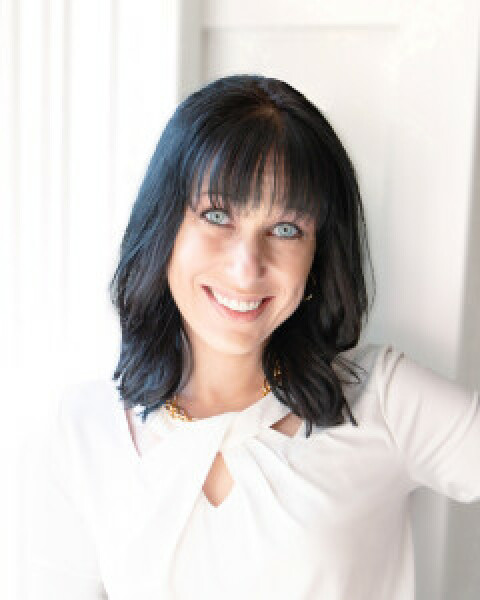 Lisa Thompson | Highland Indiana Real Estate Agent | @properties NW Indiana