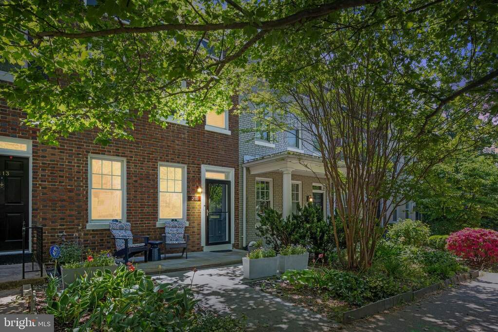 2111 37th Street Nw, Washington, DC 20007 | MLS# DCDC2138920 | RLAH ...