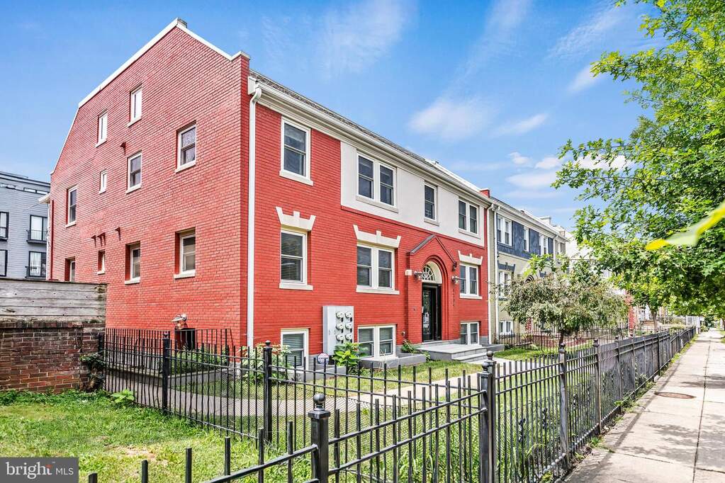 1239 Simms Place Ne #3, Washington, DC 20002 | MLS# DCDC2211146 | RLAH ...