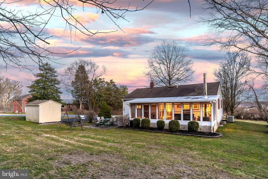 111 Circle Dr S, Lambertville, NJ 08530 | MLS# NJHT2002666 | RLAH ...