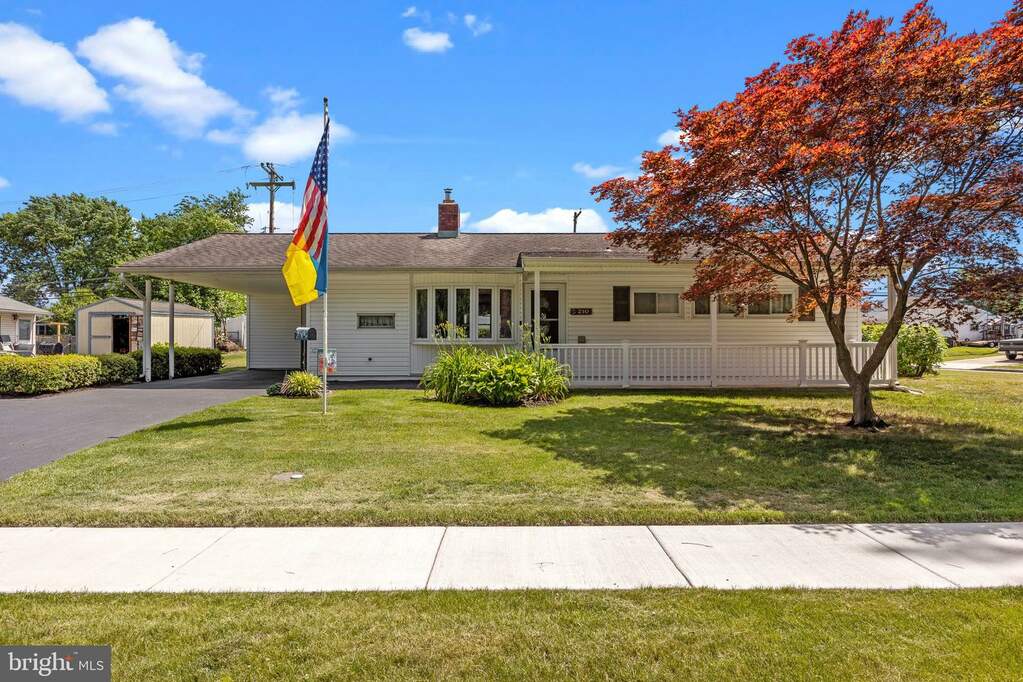 210 Pinewood Drive, Levittown, PA 19054 | MLS# PABU2072796 | RLAH ...