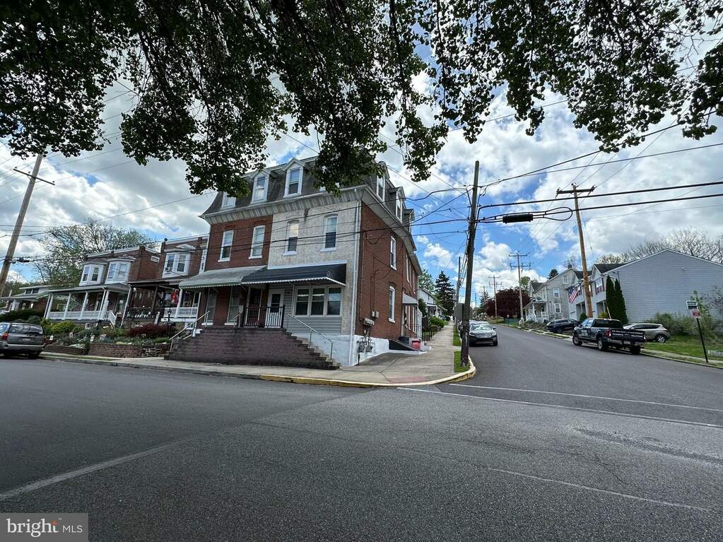 400 S Main Street, Spring City, PA 19475 | MLS# PACT2064654 | RLAH ...