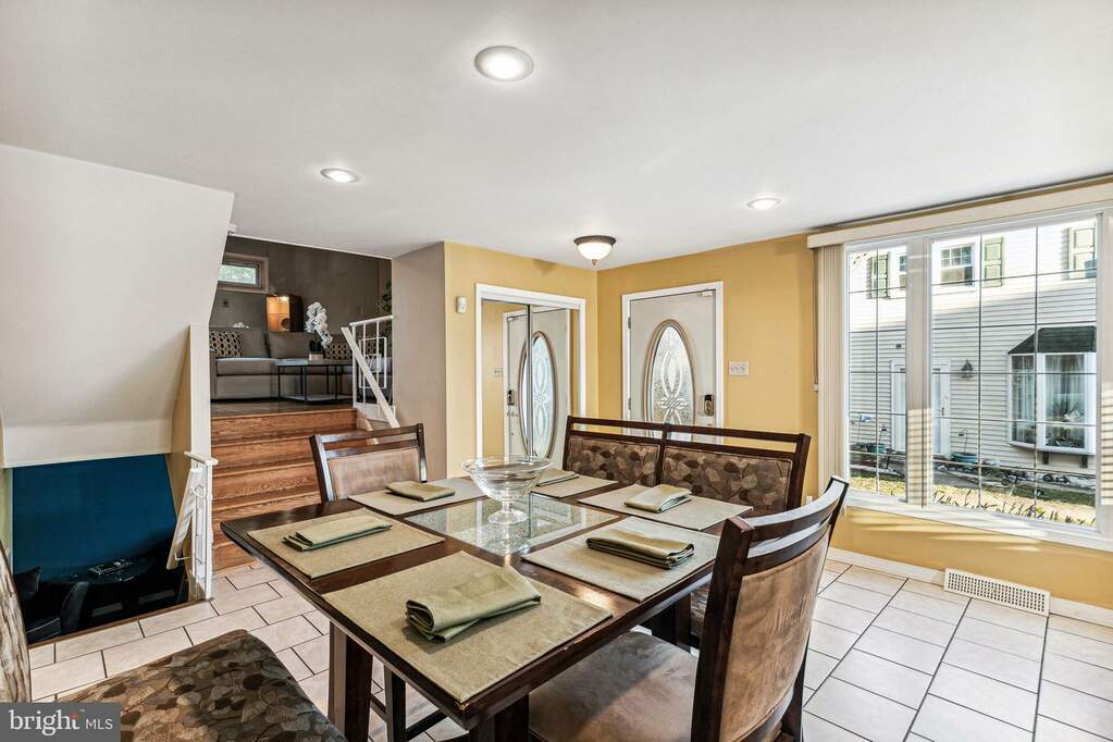 657 Artwood Drive, Philadelphia, PA 19115 | MLS# PAPH2323348 | RLAH ...