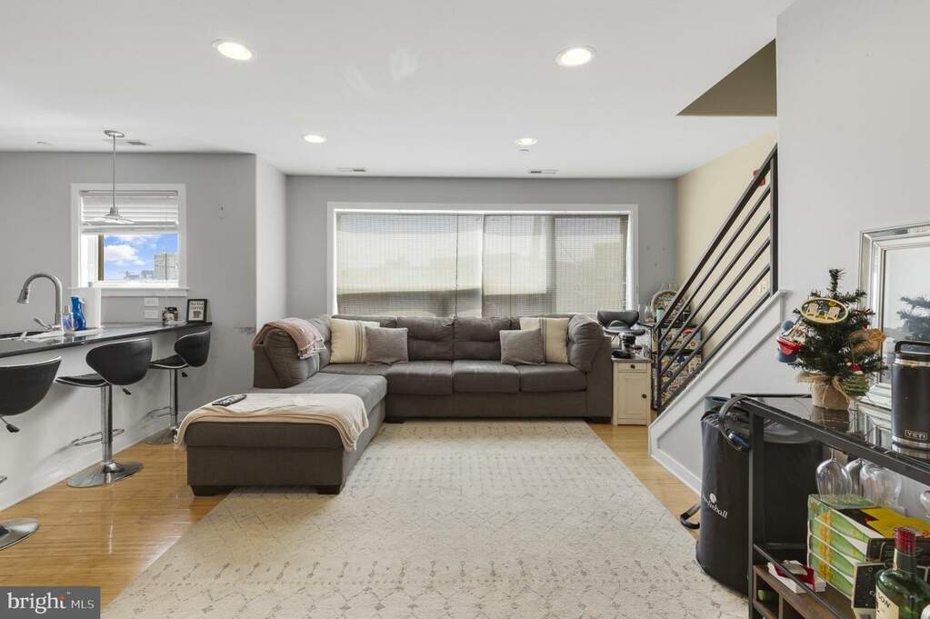 1724 Ridge Avenue #3R, Philadelphia, PA 19130 | MLS# PAPH2336550 | RLAH ...