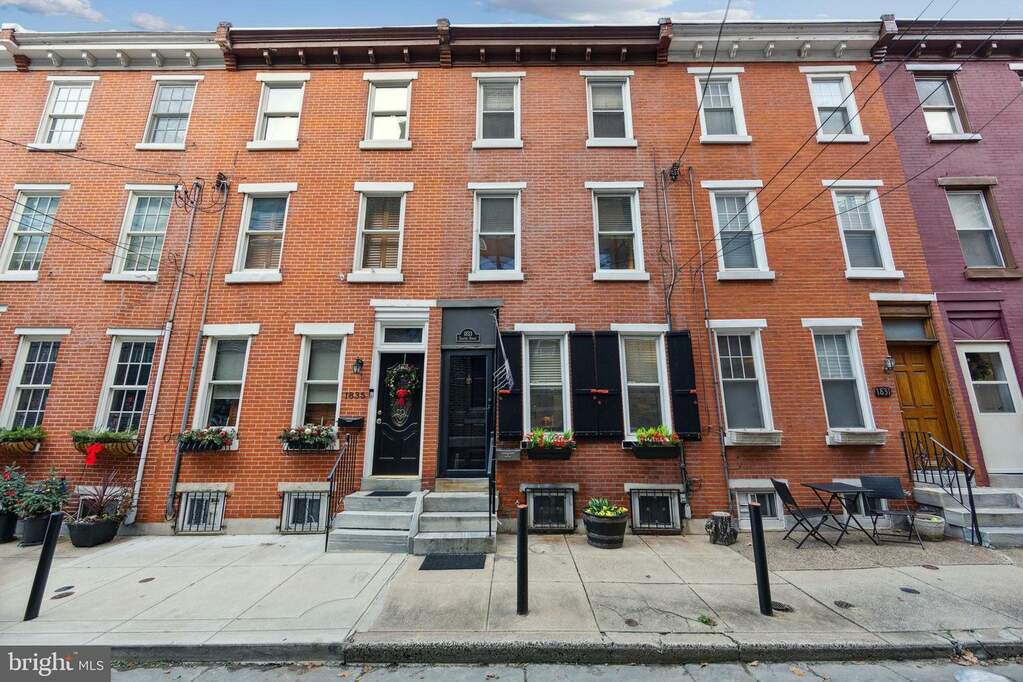 1833 Carlton Street, Philadelphia, PA 19103 | MLS# PAPH2361216 | RLAH ...