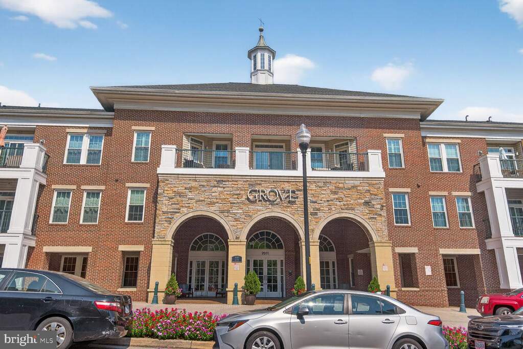 2465 Army Navy Drive #205, Arlington, VA 22206 | MLS# VAAR2061936 ...