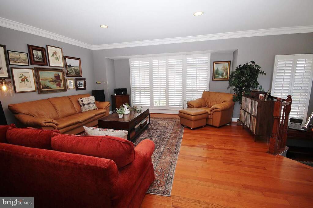 3335 Wilton Crest Court, Alexandria, VA 22310 | MLS# VAFX2267094 | RLAH ...
