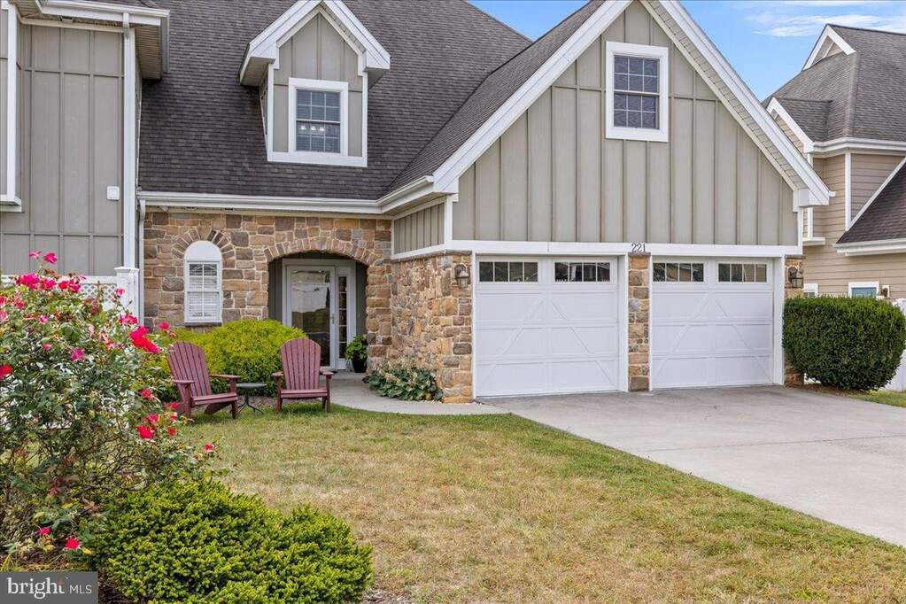 221 Macallister Way, Harrisonburg, VA 22801 | MLS# VARO2002578 | RLAH ...