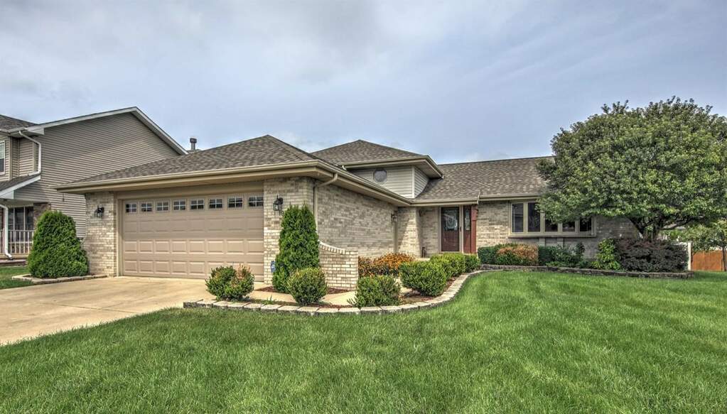 197 High Point Trail, Dyer, IN 46311 | MLS# 461222 | @properties NW Indiana