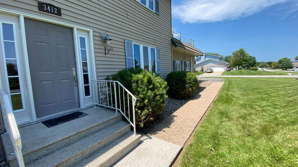 3412 W Lakeshore Drive, Crown Point, IN 46307 | MLS# 544342 ...