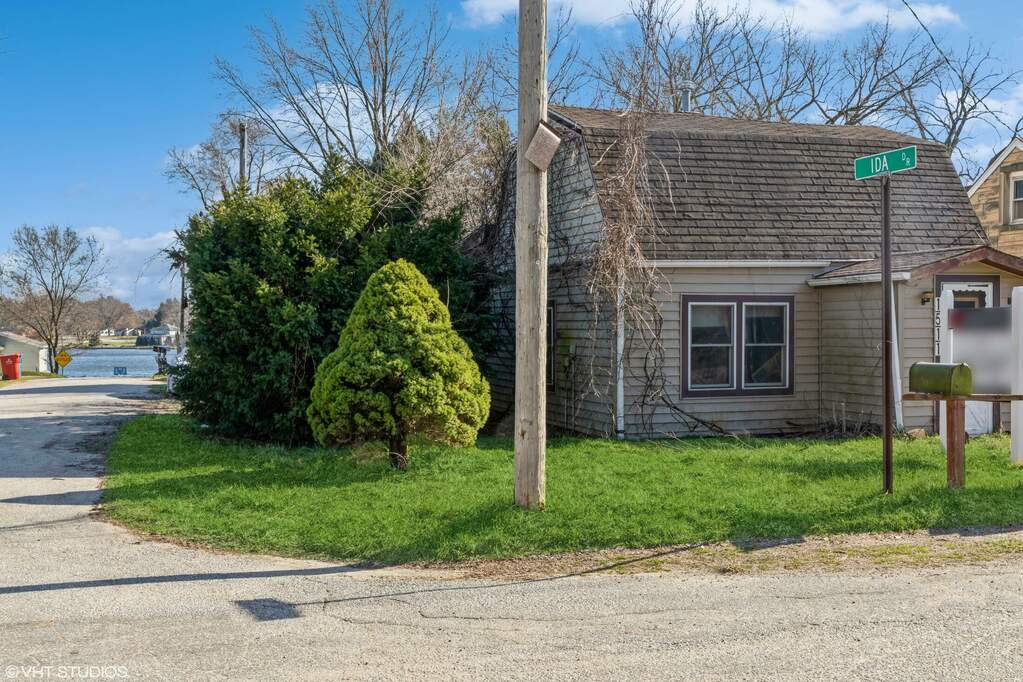 1511 N Longshore Drive, Walkerton, IN 46574 | MLS# 800384 | @properties ...