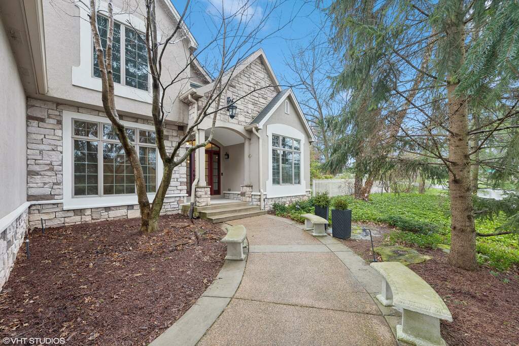 Cottage Homes In Valparaiso In