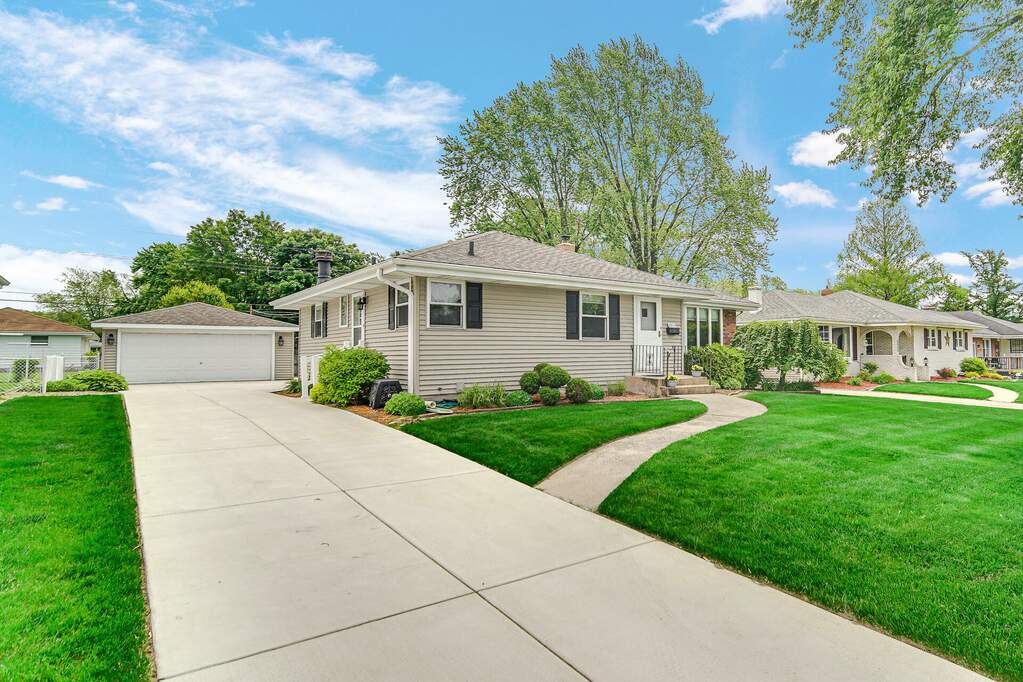 8939 Cottage Grove Avenue, Highland, IN 46322 | MLS# 804363 ...