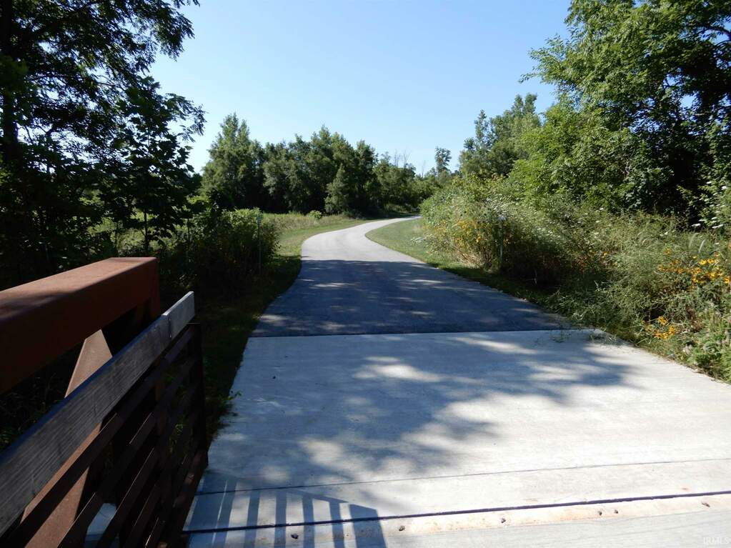 803 Red Robin Drive #45, North Liberty, IN 46554 | MLS# 202315530 ...