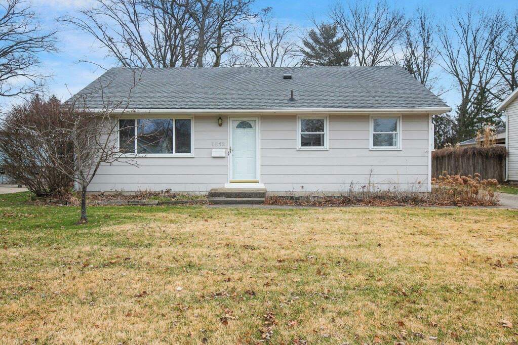 1852 Winston Drive, South Bend, IN 46635 | MLS# 202400934 | @properties ...