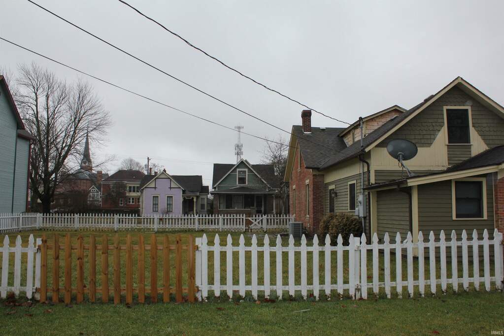 800 E Jackson Street, Muncie, IN 47305 | MLS# 202402927 | @properties Indy