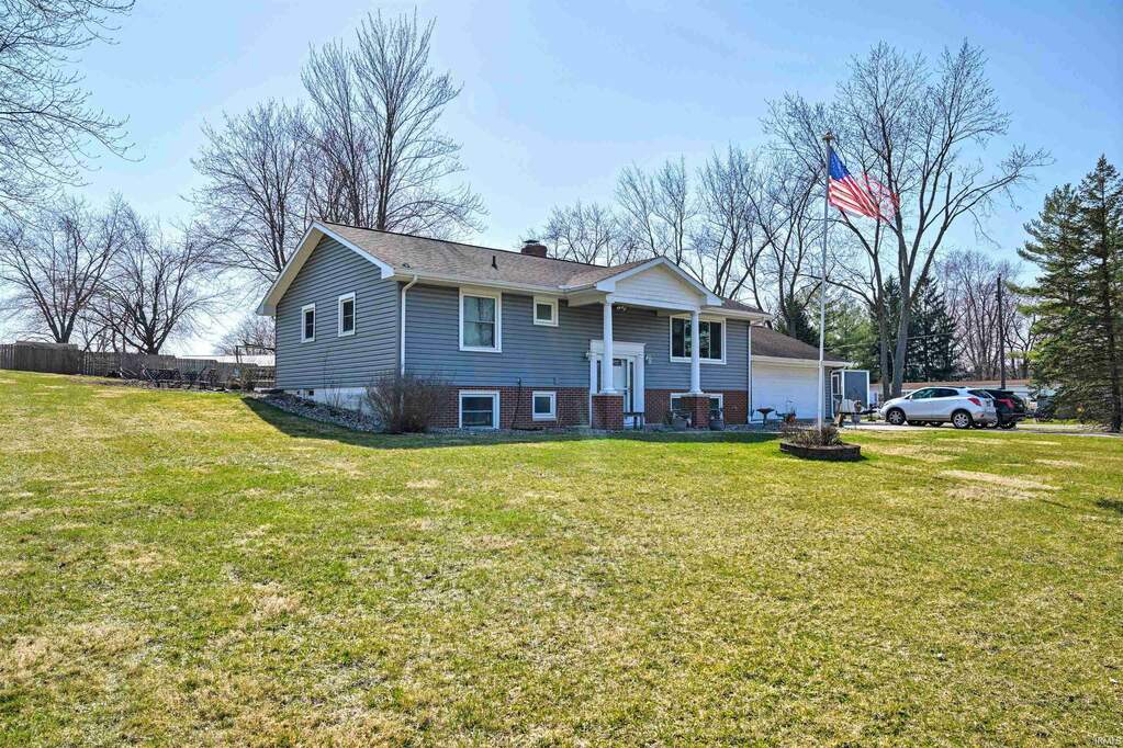 1408 N Hillview Drive, Syracuse, IN 46567 | MLS# 202408751 ...