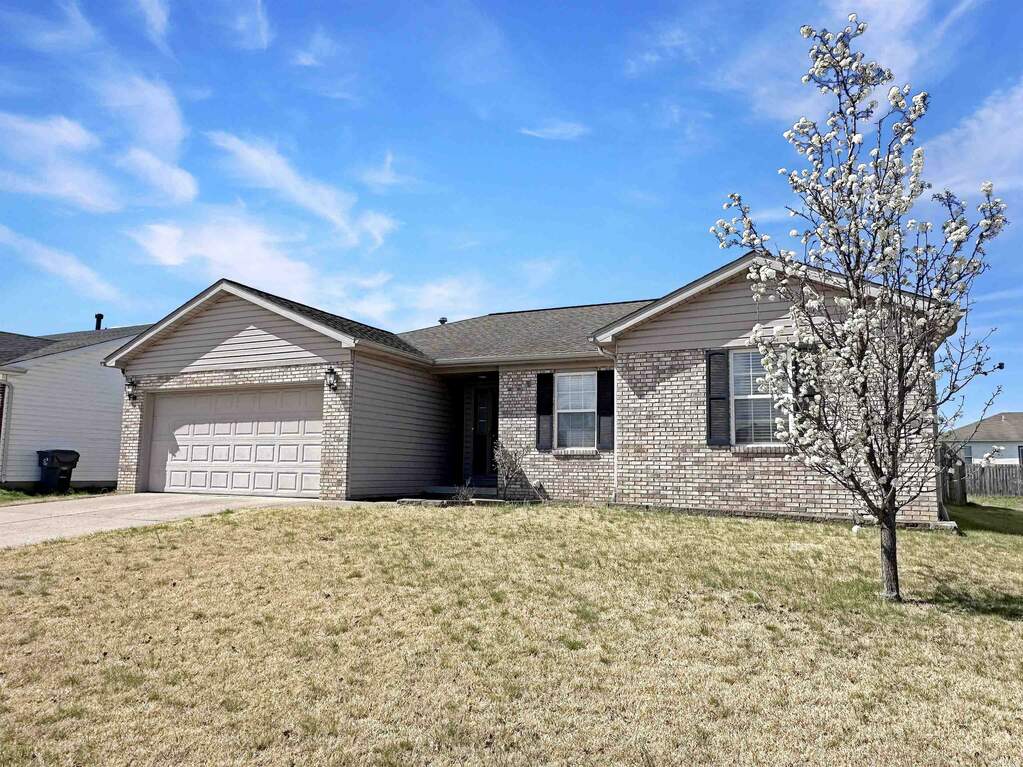 12600 Rolling Meadows Drive, Evansville, IN 47725 | MLS# 202408787 ...