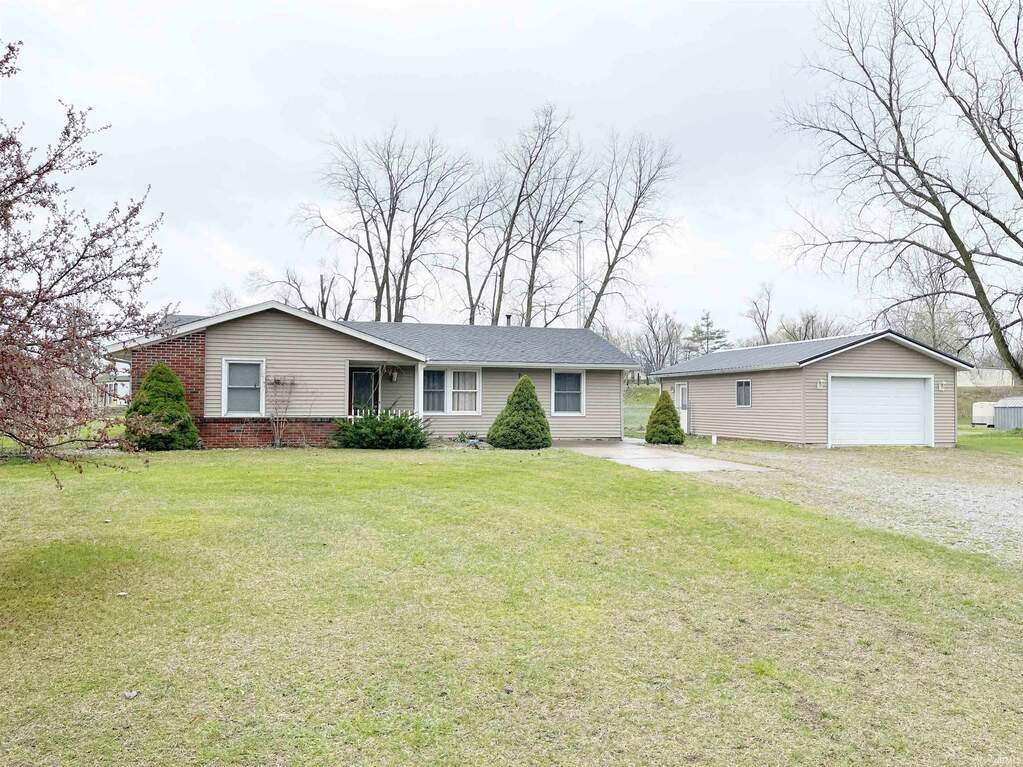 865 W Parkway Drive, Pleasant Lake, IN 46779 | MLS# 202410928 ...