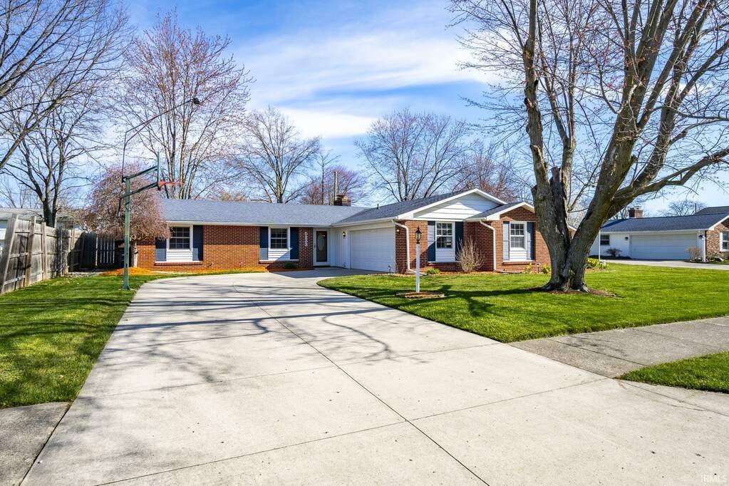 5233 Bluffside Avenue, Fort Wayne, IN 46835 | MLS# 202411491 ...