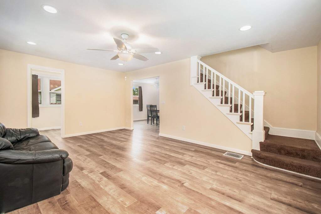 55646 Grandview Avenue, South Bend, IN 46628 | MLS# 202412808 ...