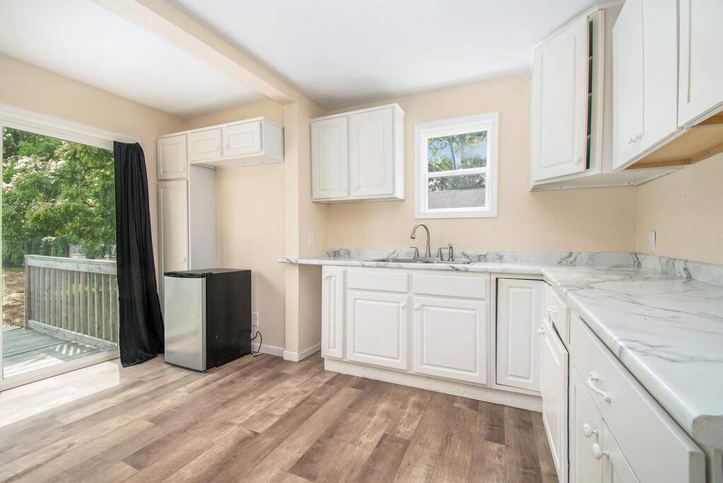 55646 Grandview Avenue, South Bend, IN 46628 | MLS# 202412808 ...