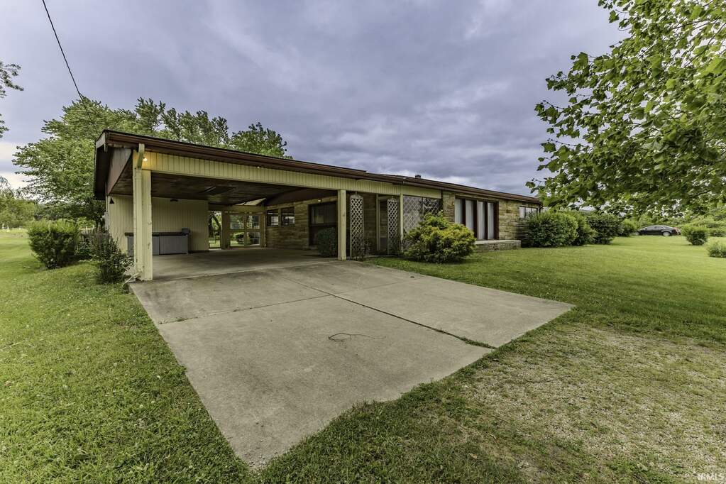 8605 E Jackson Street, Selma, IN 47383 | MLS# 202421154 | @properties Indy