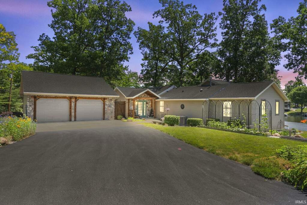 109 Sylvan Avenue, Rome City, IN 46784 | MLS# 202421825 | @properties ...