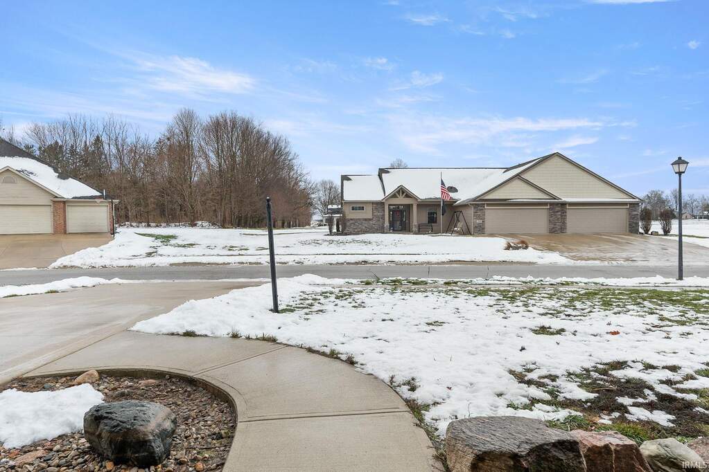 317 W Deer Trail, South Whitley, IN 46787 | MLS# 202548723 ...