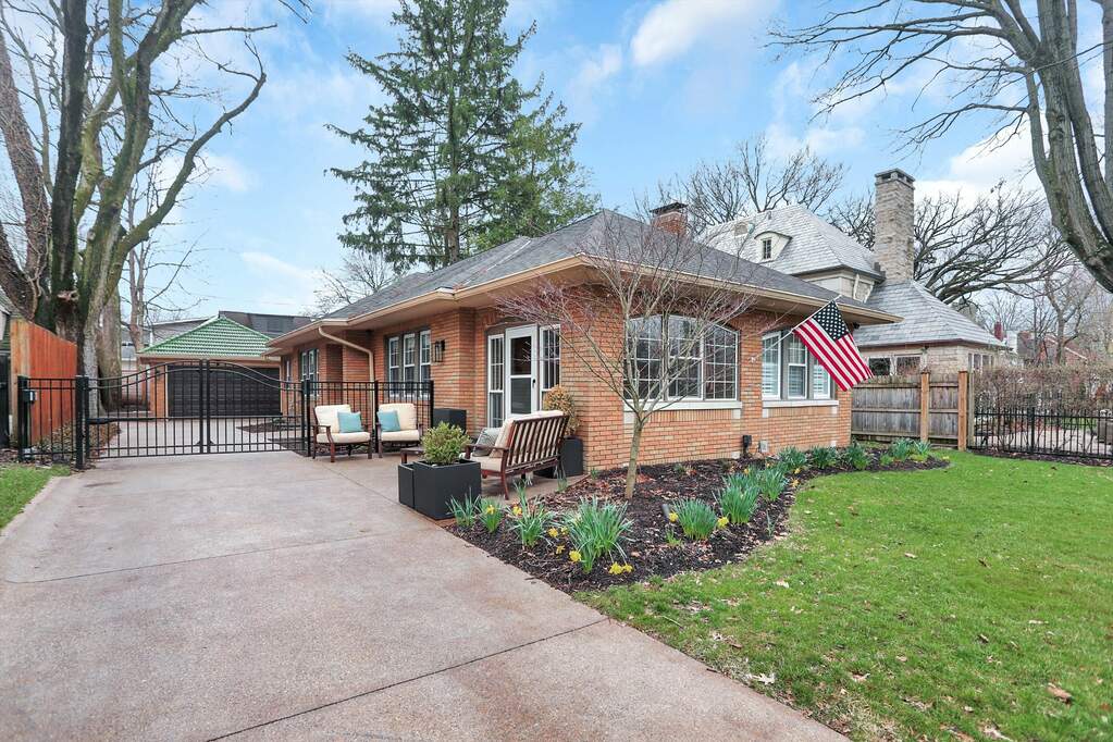 909 E 57th Street, Indianapolis, IN 46220 | MLS# 21912423 | @properties ...