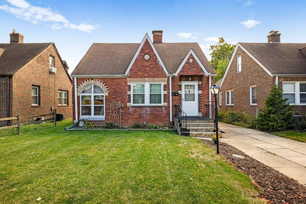 5257 E 9th Street, Indianapolis, IN 46219 | MLS# 21947985 | @properties ...