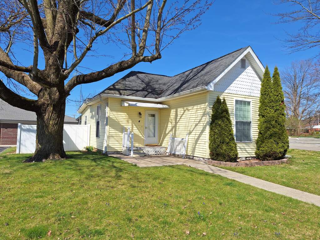 4 N Lafayette Street, Cloverdale, IN 46120 | MLS# 21969263 ...