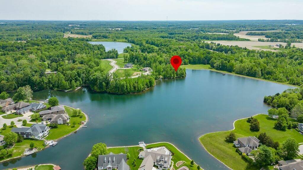 1697 Tipton Pointe Ct, Columbus, IN 47201 | MLS# 21978752 | @properties ...