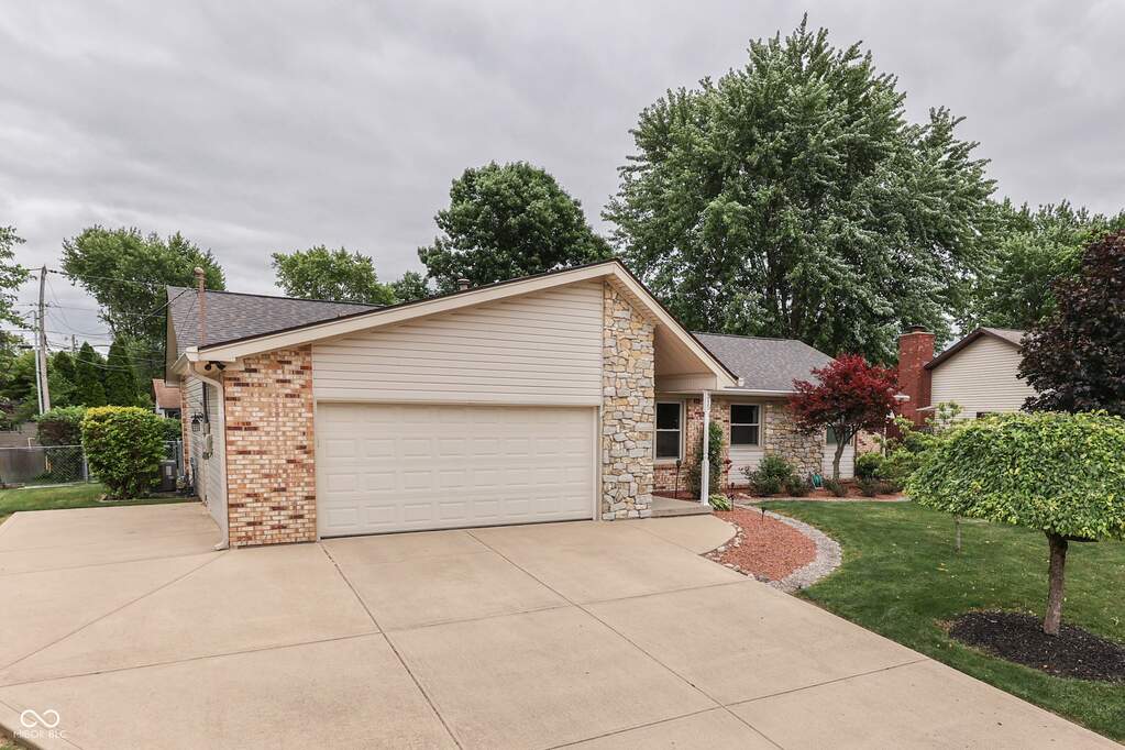 315 King Arthur Drive, Franklin, IN 46131 | MLS# 21984284 | @properties ...