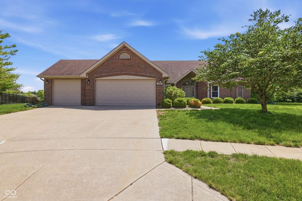 7429 Copperwood Drive, Indianapolis, IN 46217 | MLS# 22103686 ...