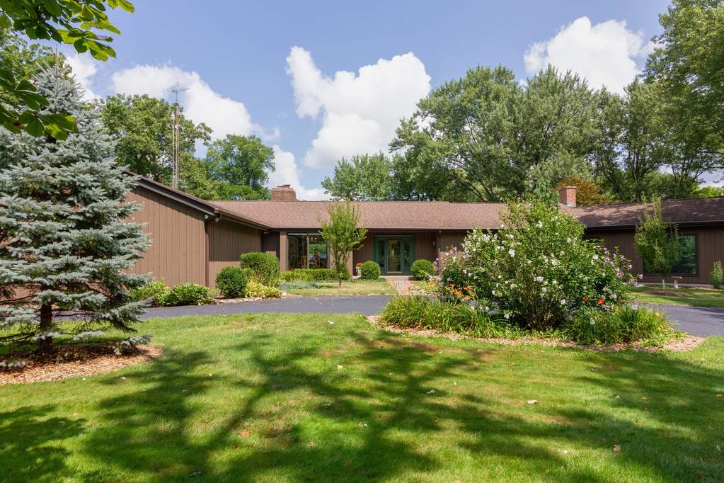 10814 Bull Valley Road, Woodstock, IL 60098 | MLS# 10436321 ...