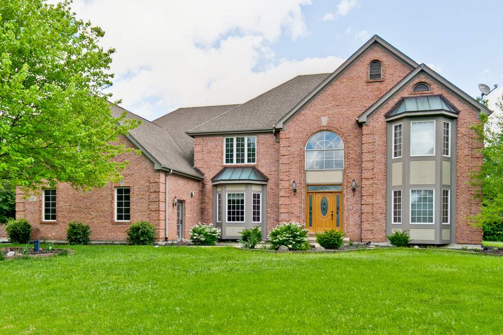 6415 Colonel Holcomb Drive, Crystal Lake, IL 60012 | MLS# 10727008 ...