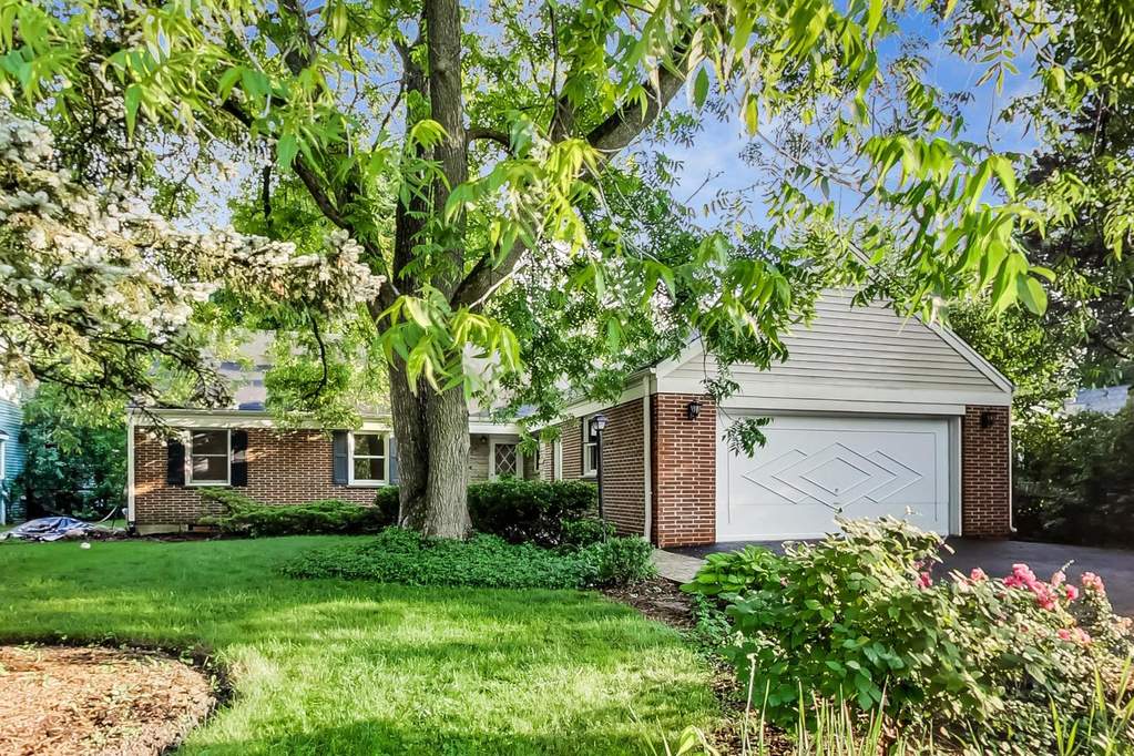 2311 Techny Road, Northbrook, IL 60062 | MLS# 10771600 | @properties ...
