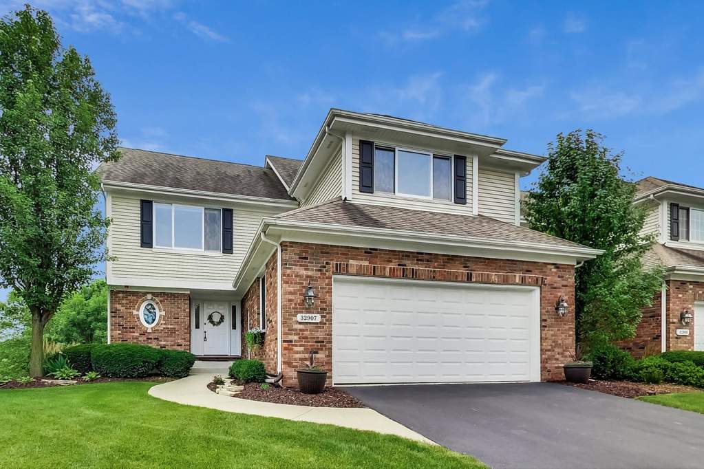 32907 N Stone Manor Drive, Grayslake, IL 60030 | MLS# 10800427 ...