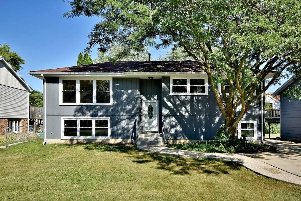 20559 N Eugene Avenue, Prairie View, IL 60069 | MLS# 10826393 ...