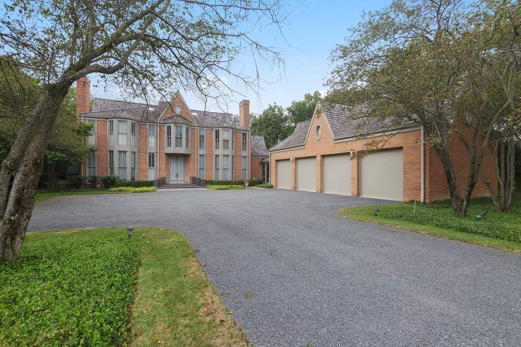 430 Red Fox Lane, Lake Forest, IL 60045 | MLS# 10980799 | @properties ...