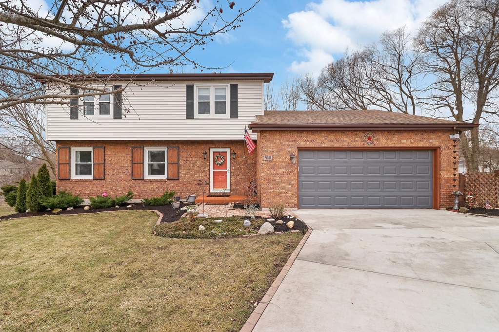 5031 Adele Drive, Gurnee, IL 60031 | MLS# 11025974 | @properties ...