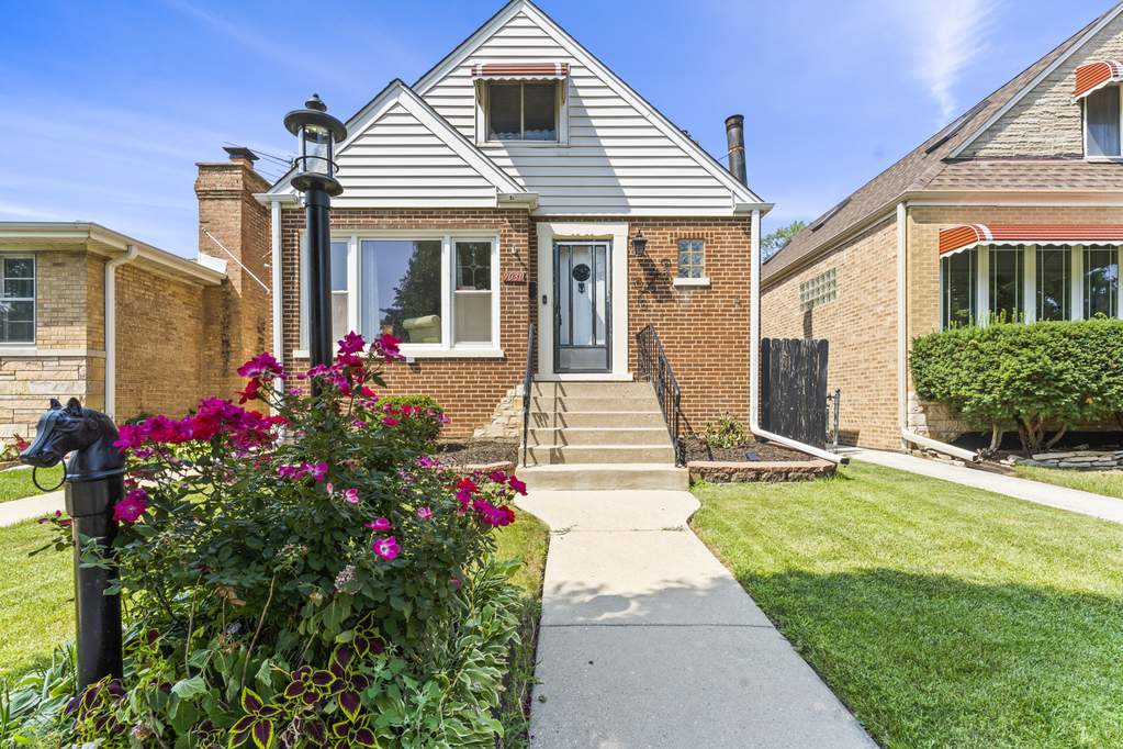 9030 Fullerton Avenue, River Grove, IL 60171 | MLS# 11182141 ...