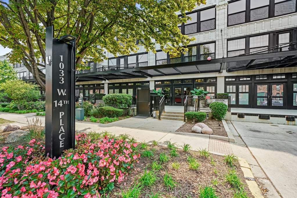 1033 W 14th Place #116, Chicago, IL 60608 | MLS# 11244376 | @properties ...