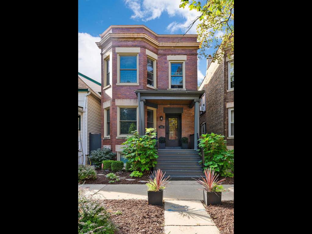 1943 W Addison Street, Chicago, IL 60613 | MLS# 11296909 | @properties ...