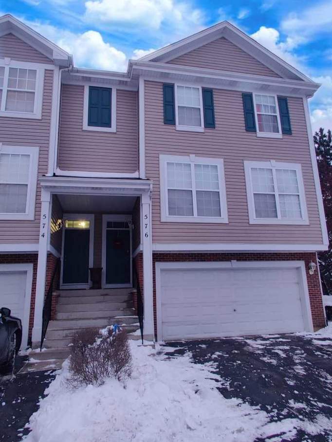 576 Declaration Lane, Aurora, IL 60507 | MLS# 11317700 | @properties ...