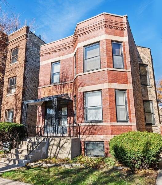 2220 W Addison Street, Chicago, IL 60618 | MLS# 11355183 | @properties ...