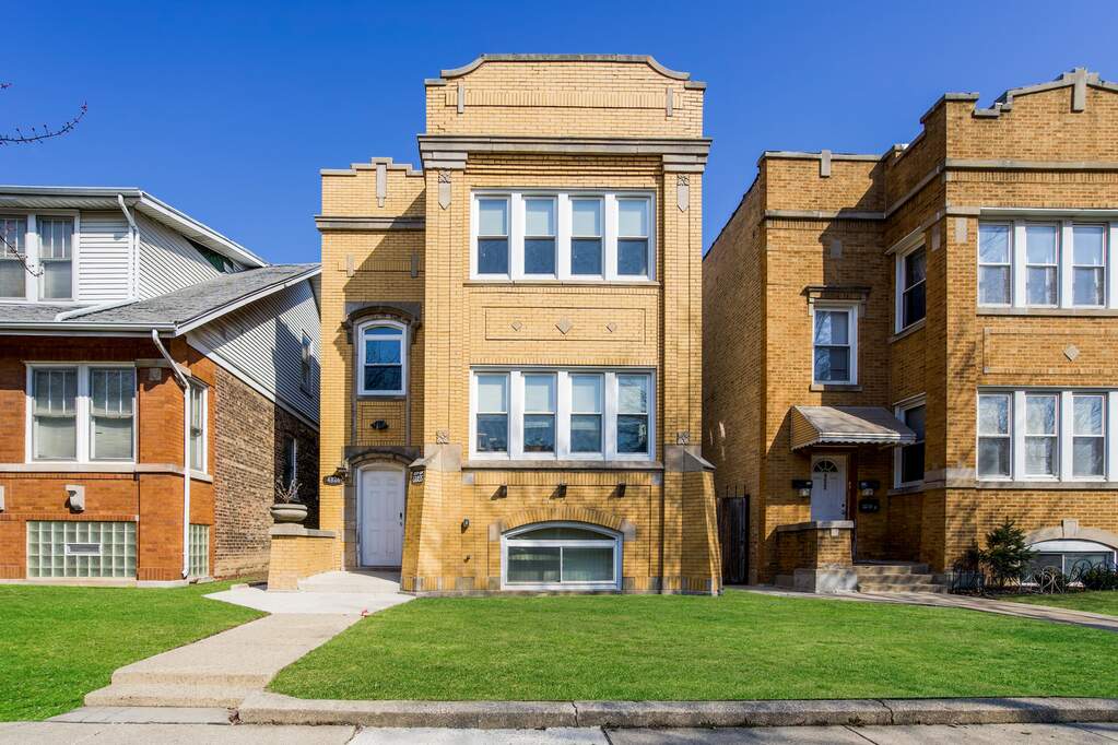 4826 W George Street, Chicago, IL 60641 | MLS# 11444312 | @properties ...
