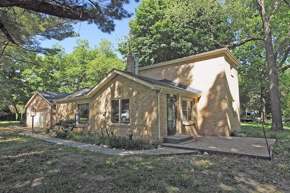 1212 Park Lane, Spring Grove, IL 60081 | MLS# 11446152 | @properties ...